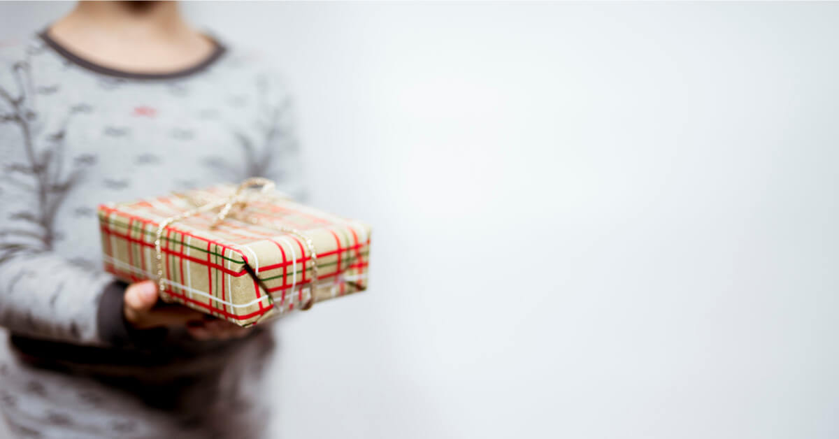 How to Encourage Generosity in Your Children this Christmas